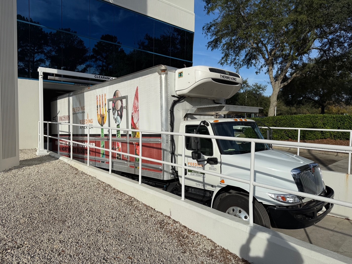 Landstar's Thanksgiving Food Drive